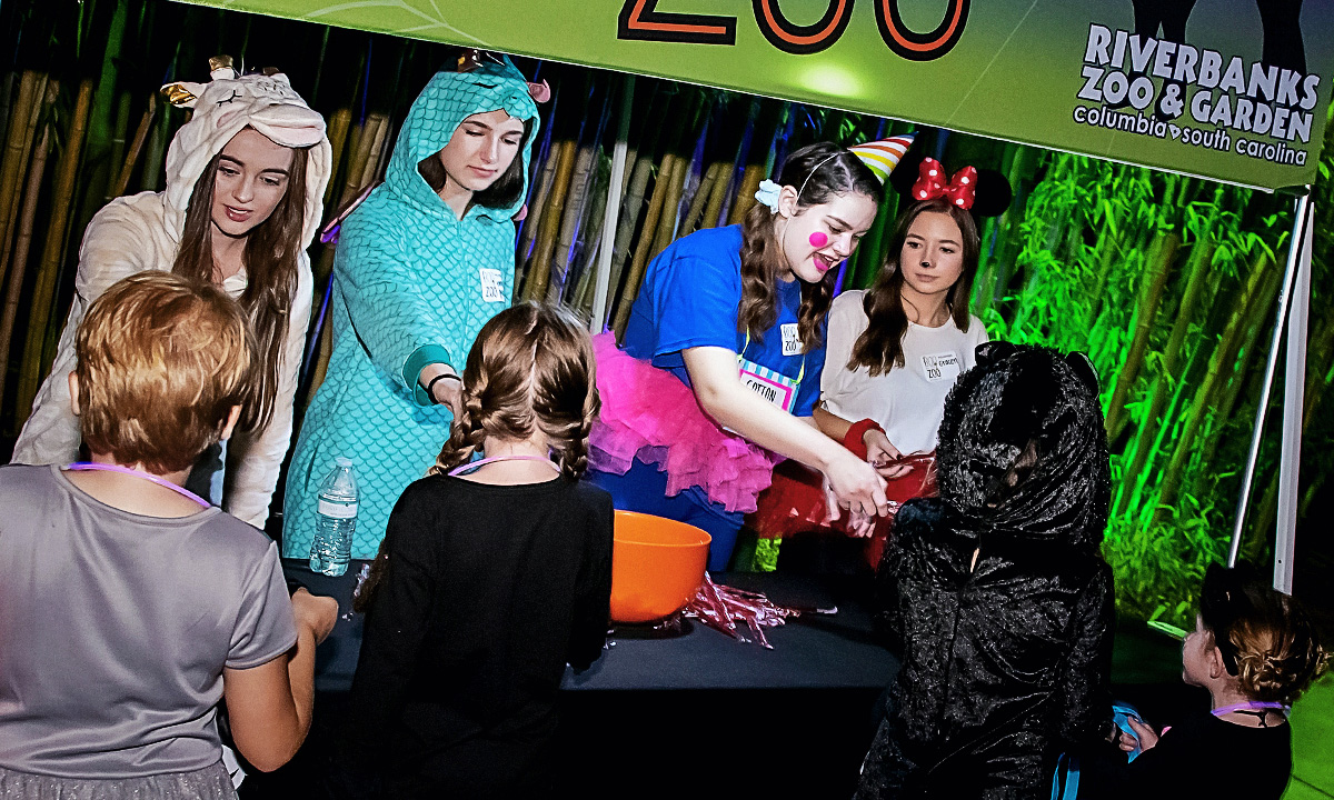 Volunteer Opportunities :: Riverbanks Zoo & Garden